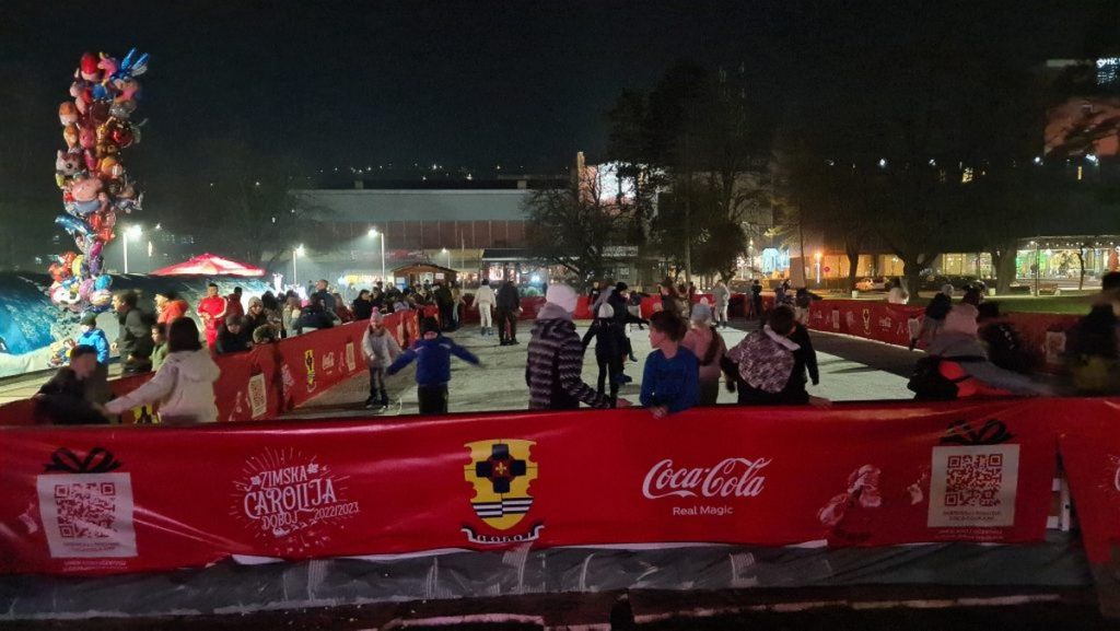 DOBOJ: Otvorena “Zimska čarolija” - Glas Regije