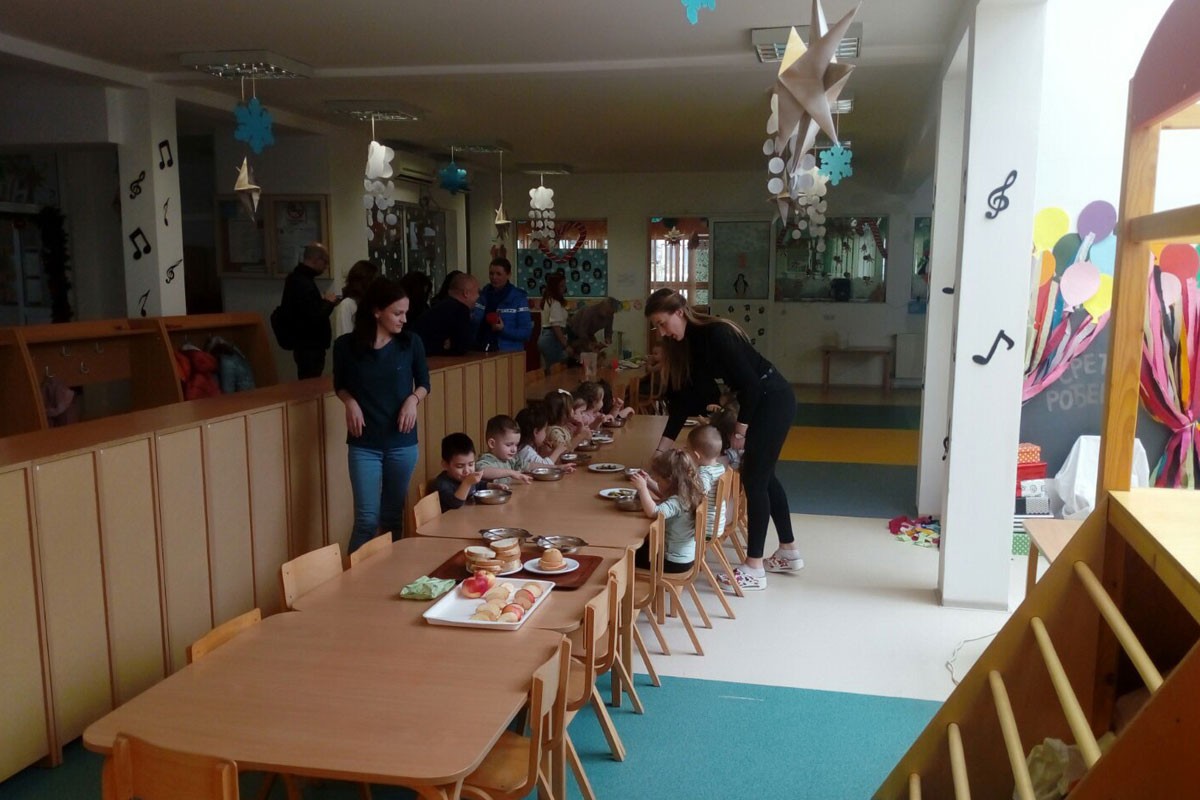 DOBOJ: Vrtići dobili klima-uređaje - Glas Regije
