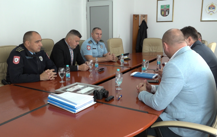 USKORO KAMERE NA ULICAMA: Stanari uvode video nadzor (FOTO) - Glas Regije